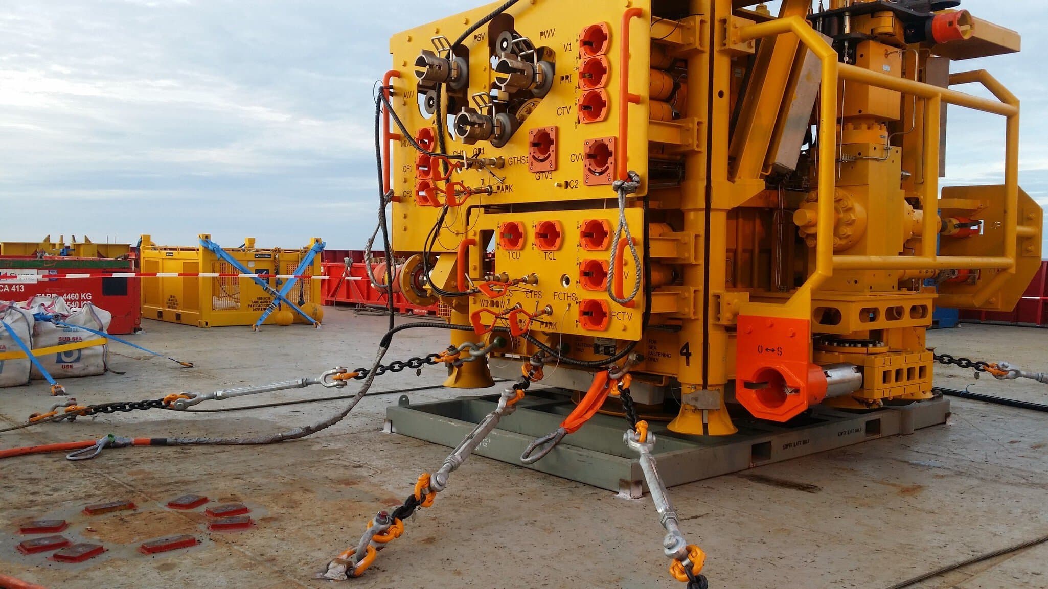 Expert Alder Xmas Tree Installation Services by Fugro - Get Your Tree ...